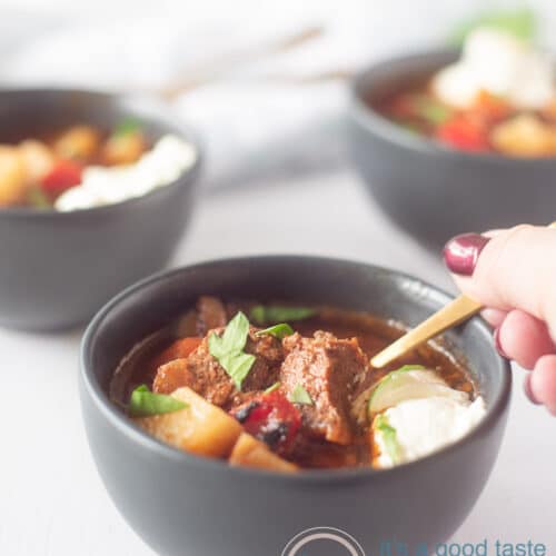 Grootmoeders Hachee uit de Slowcooker (Ouderwets Lekker) - By Andrea ...