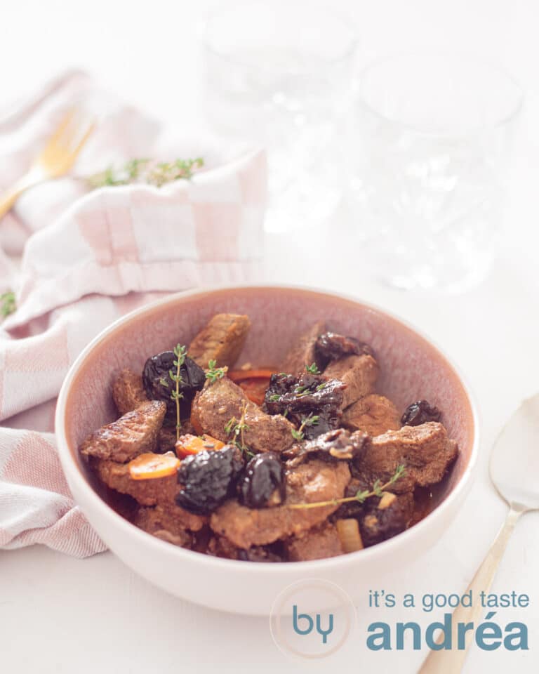 Runderstoof Uit De Slowcooker Met Pruimen - By Andrea Janssen